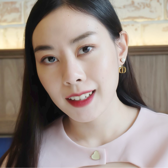 Praew Official - Linkbio | Instabio