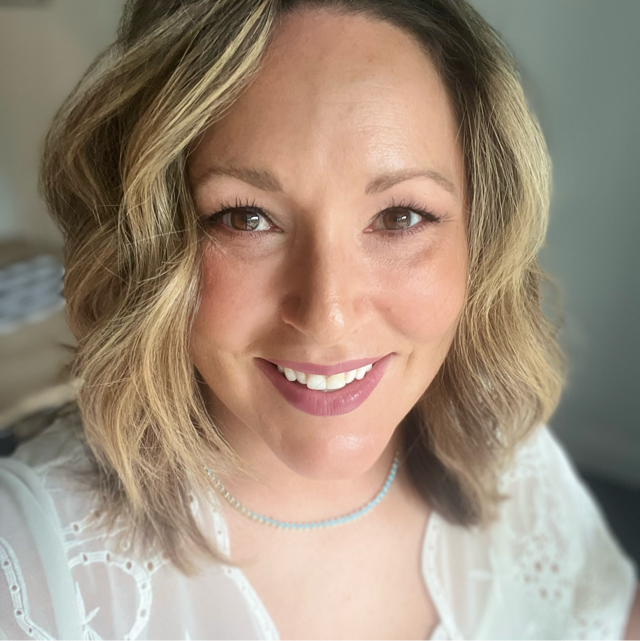 Lindsay Yuill - Owner, Bainbridge Road Home - Linkbio | Instabio