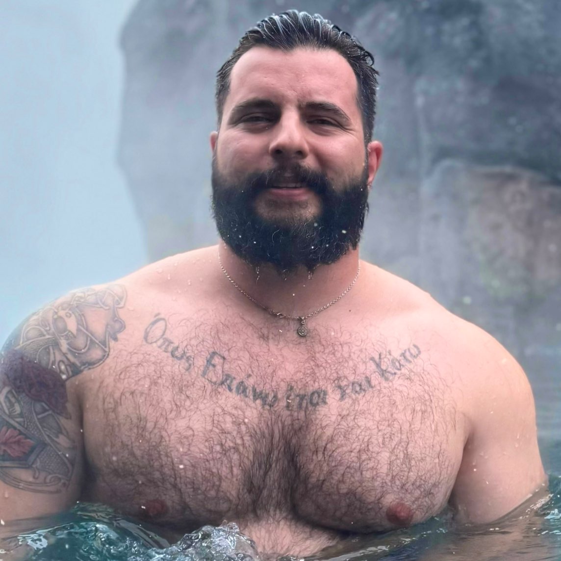 Let’s build a community! Follow me on all socials! - Linkbio | Instabio