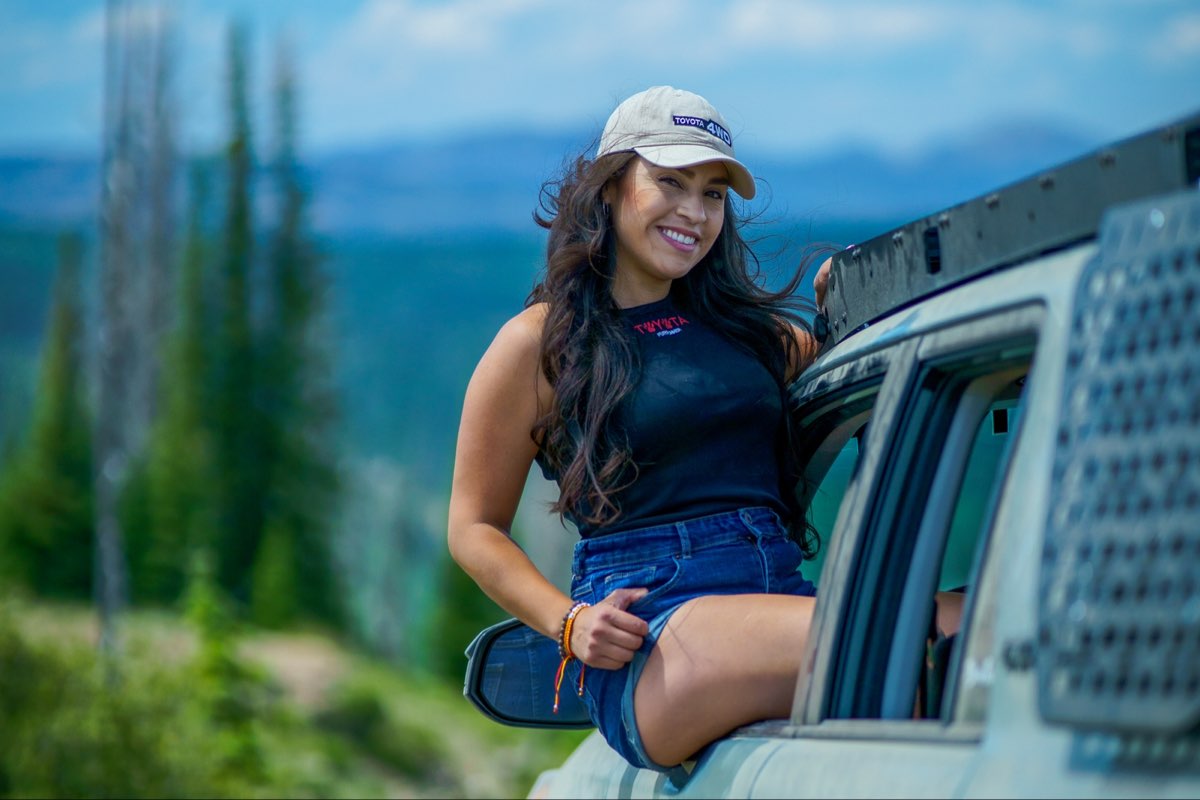 THE FURRUNNER | Crystal Lopez - Linkbio | Instabio